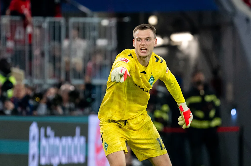 Karl Hein earns his first Bundesliga clean sheet and victory with ...