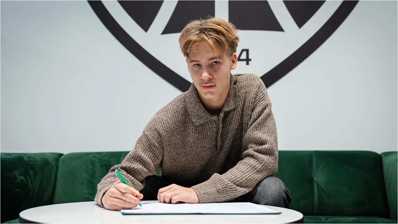 Kauno Žalgiris academy midfielder Adomas Užkurnys signs first ...